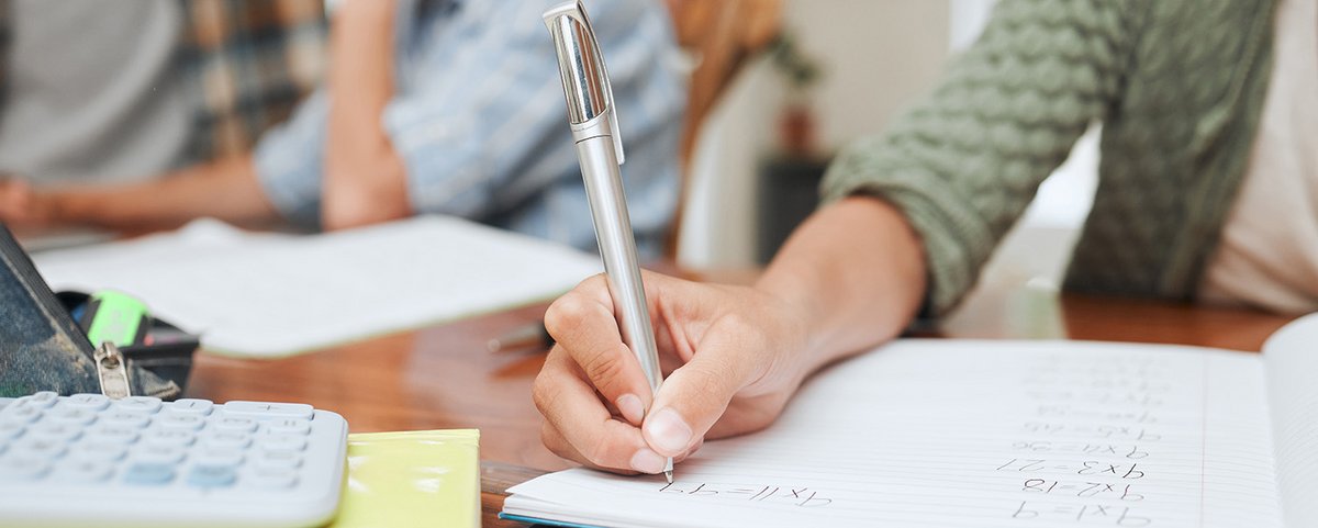 Skoleelever verden over er dårligere til matematik og naturfag efter ...